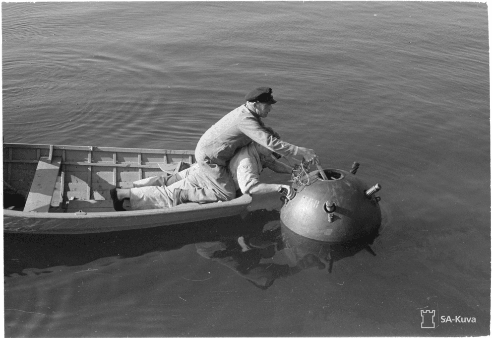 Memorials of naval mine war as places of social involvement